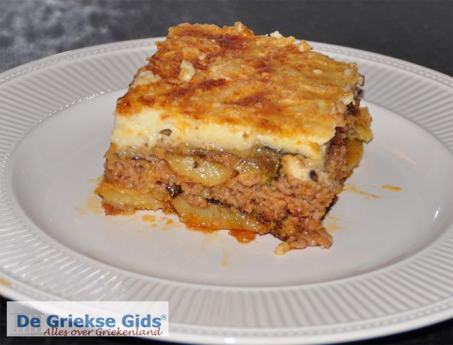 Mousaka Grieks Ovengerecht Met Aubergine En Gehakt De Griekse Gids
