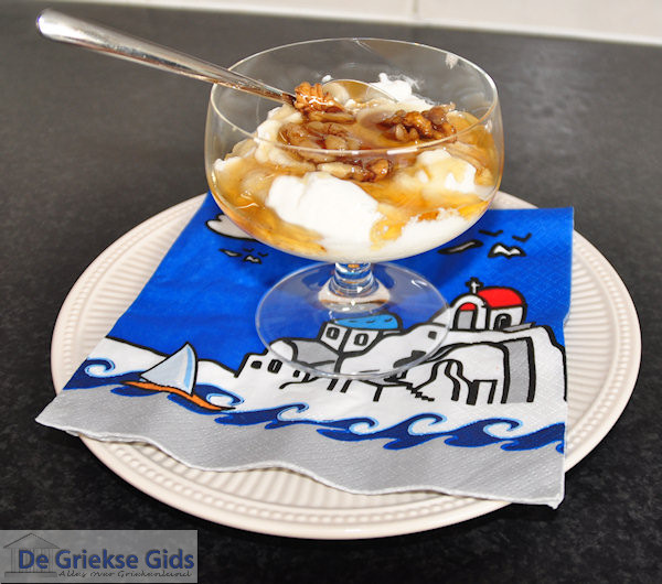 Grieks Yoghurt met honing en walnoten - De Griekse Gids